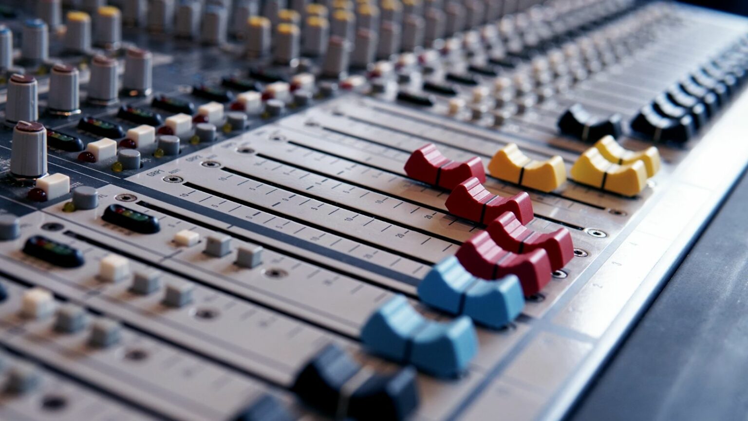 Operating Systems Can Run Only if They Are Installed on a Hard Drive: A Complete Guide ...